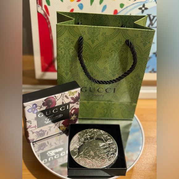 Gucci | Makeup | New Limited Editiongucci Parfums Flora Compact Mirror ...